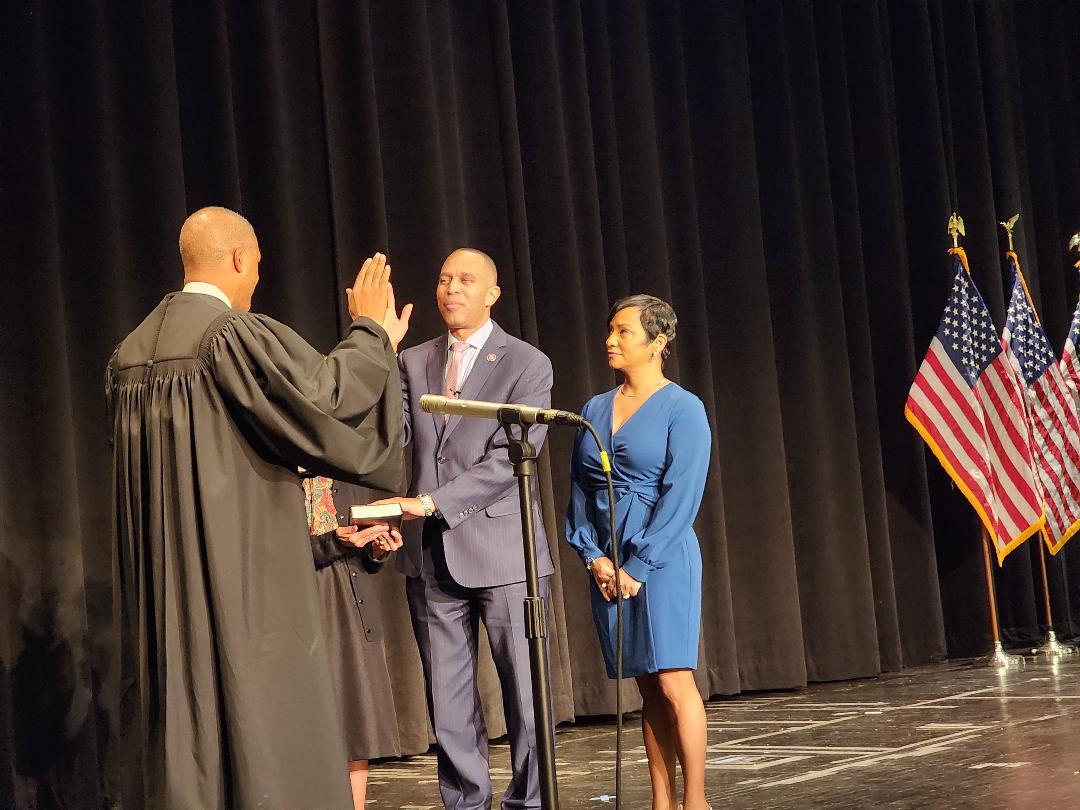 Democratic Leader Hakeem Jeffries Hosts “Community Inauguration” in His ...