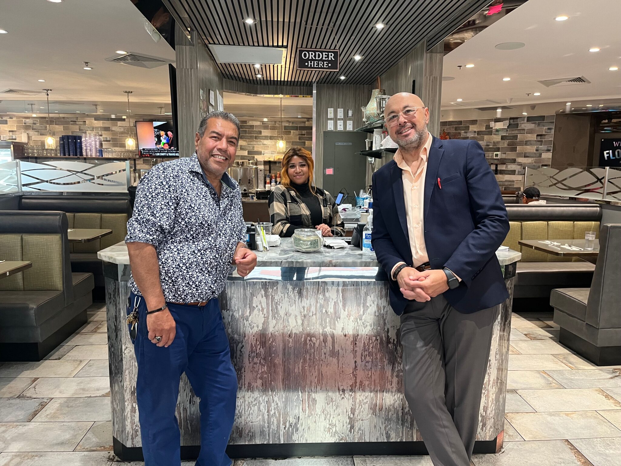 Floridian Plaza Diner Attracts Customers with Live Performances and ...