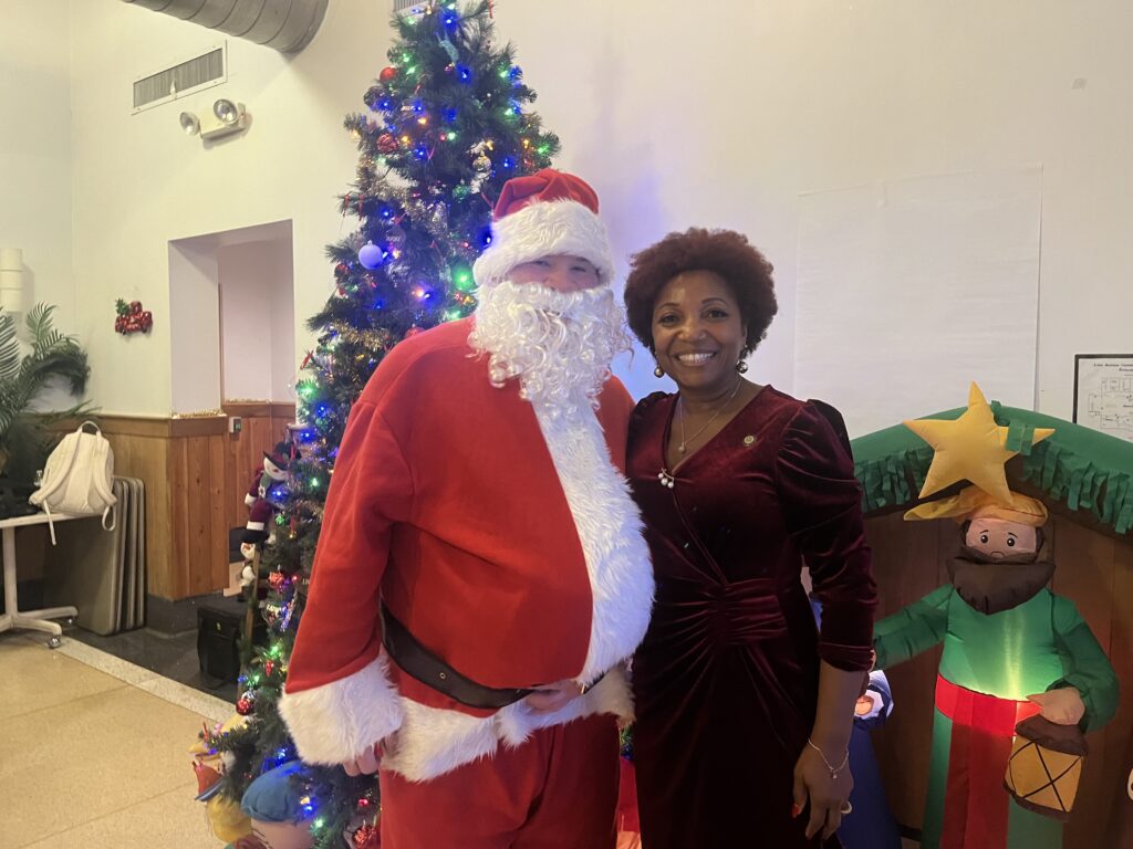 Bergen Beach - Millennium Development Hosts Annual Tree Lighting ...