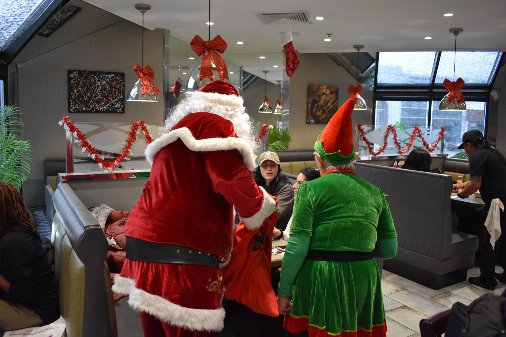Santa Makes a Special Stop at the Floridian Plaza Diner - Canarsie Courier